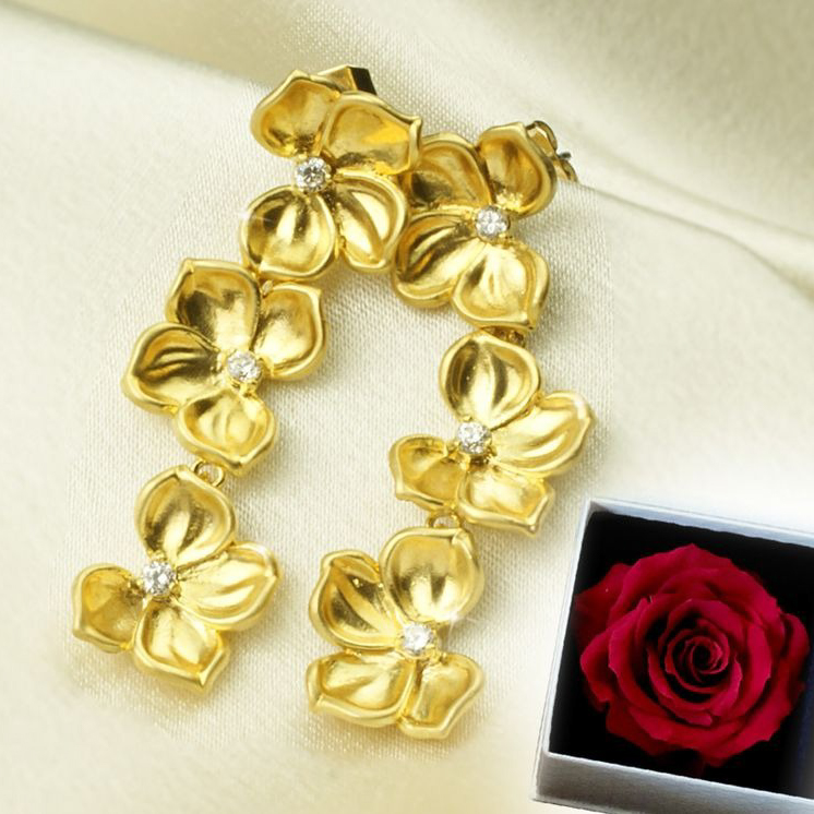 【Clementia】ゴールドフラワーピアス | Clementia（クレメンティア）のプレゼント・ギフト通販 | TANP（タンプ）