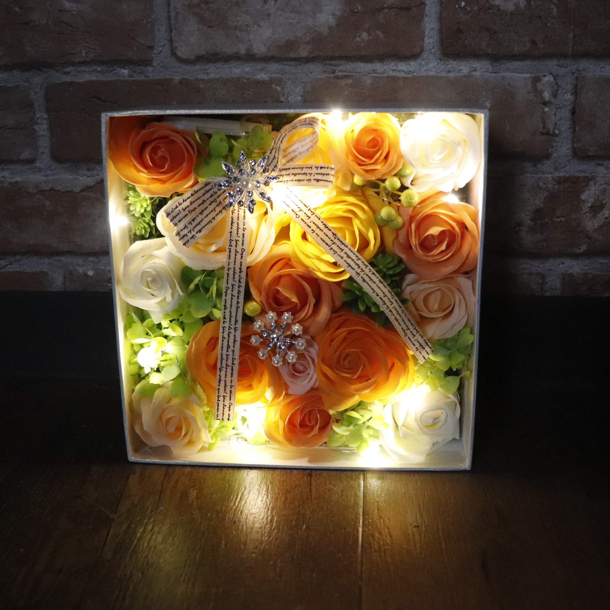 LEDホワイトギャレBOX M【全4色】（観賞用ソープフラワー） | karendo（カレンド）のプレゼント・ギフト通販 | TANP（タンプ）