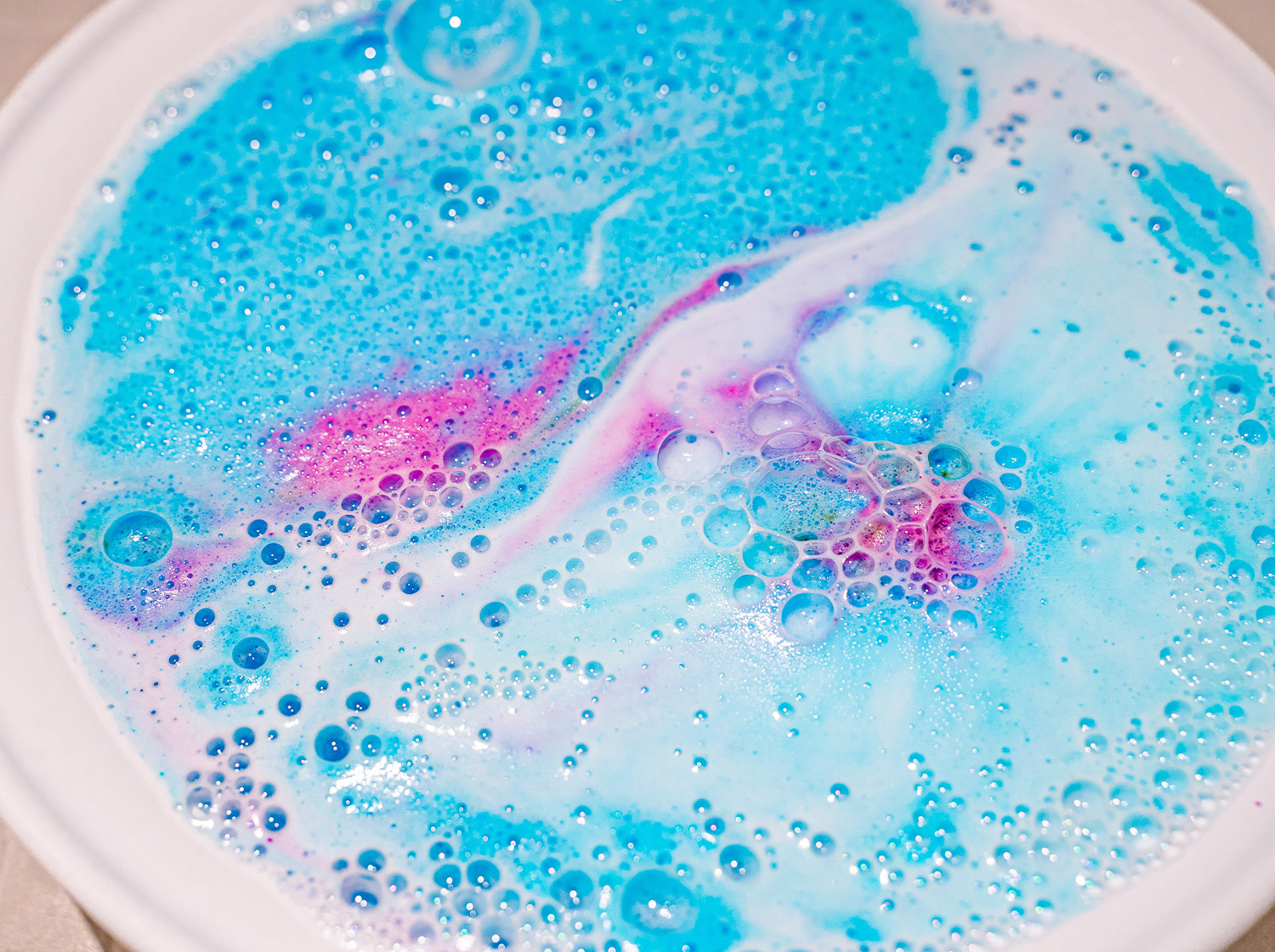 贅沢な入浴体験を演出！香り華やぐバスボムギフト | EPEIOS（エペイオス）のプレゼント・ギフト通販 | TANP（タンプ）