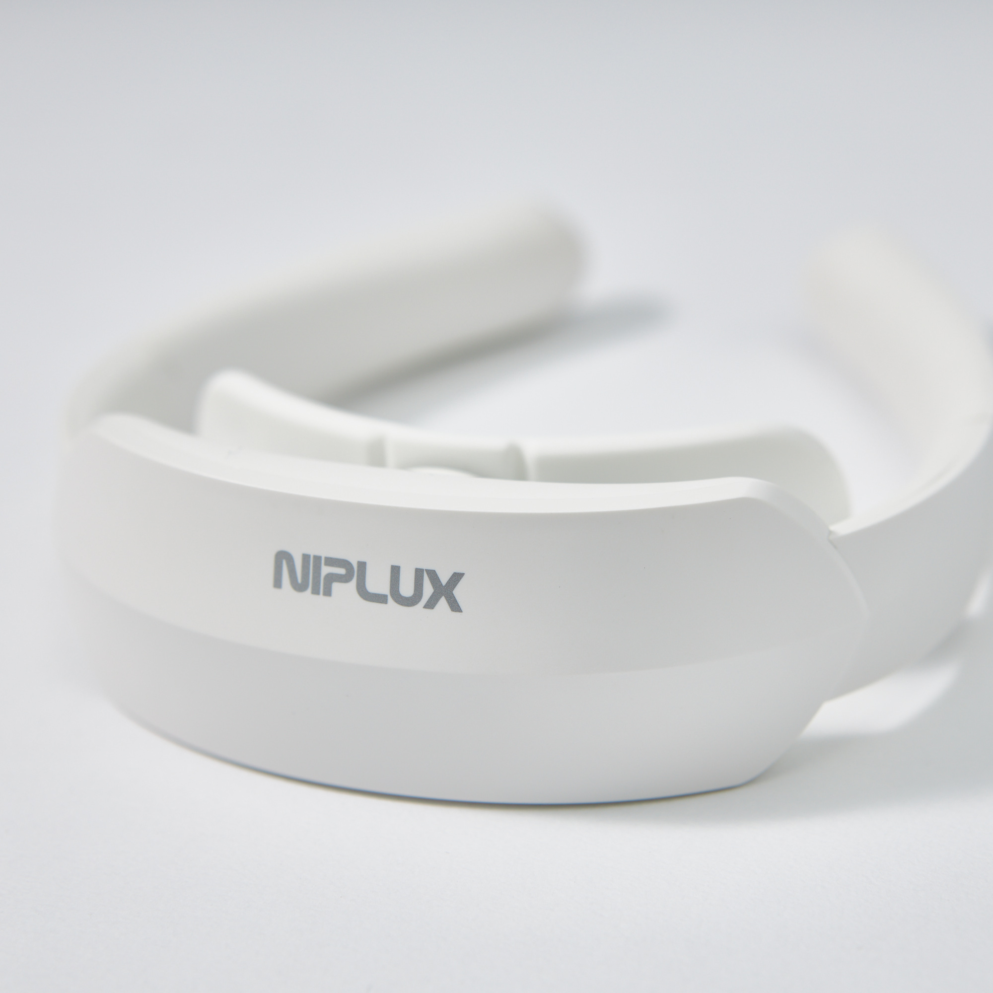 【温熱&EMS】ポータブルネックケア＜NECK RELAX PLUS＞ | NIPLUX（ニップラックス）のプレゼント・ギフト通販 ...