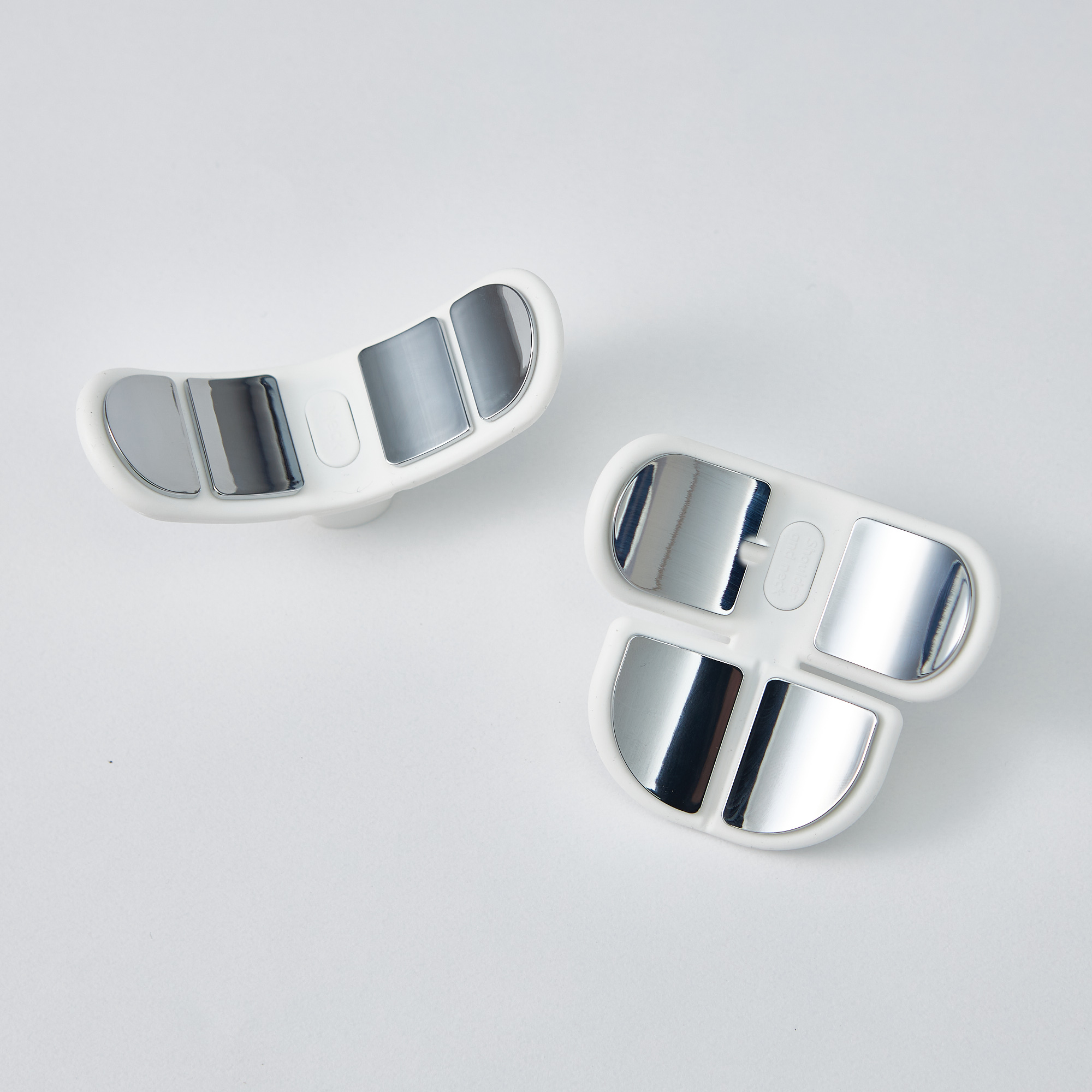 【温熱&EMS】ポータブルネックケア＜NECK RELAX PLUS＞ | NIPLUX（ニップラックス）のプレゼント・ギフト通販 ...