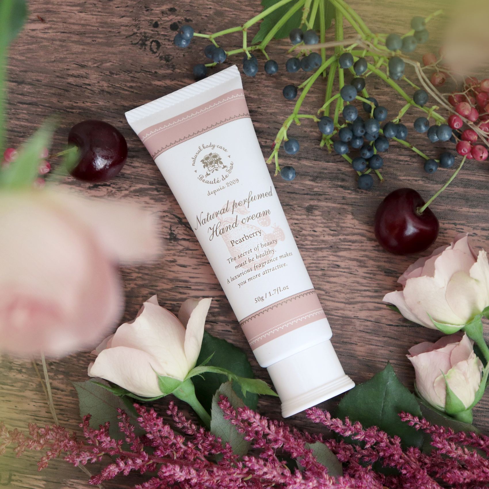 【BOX入】ハンドクリームとイニシャルハンカチ | karendo（カレンド） TANP（タンプ）ピンクリボンボックス Beaute de Sae（ボーテ デュ サエ）のプレゼント・ギフト通販 ...