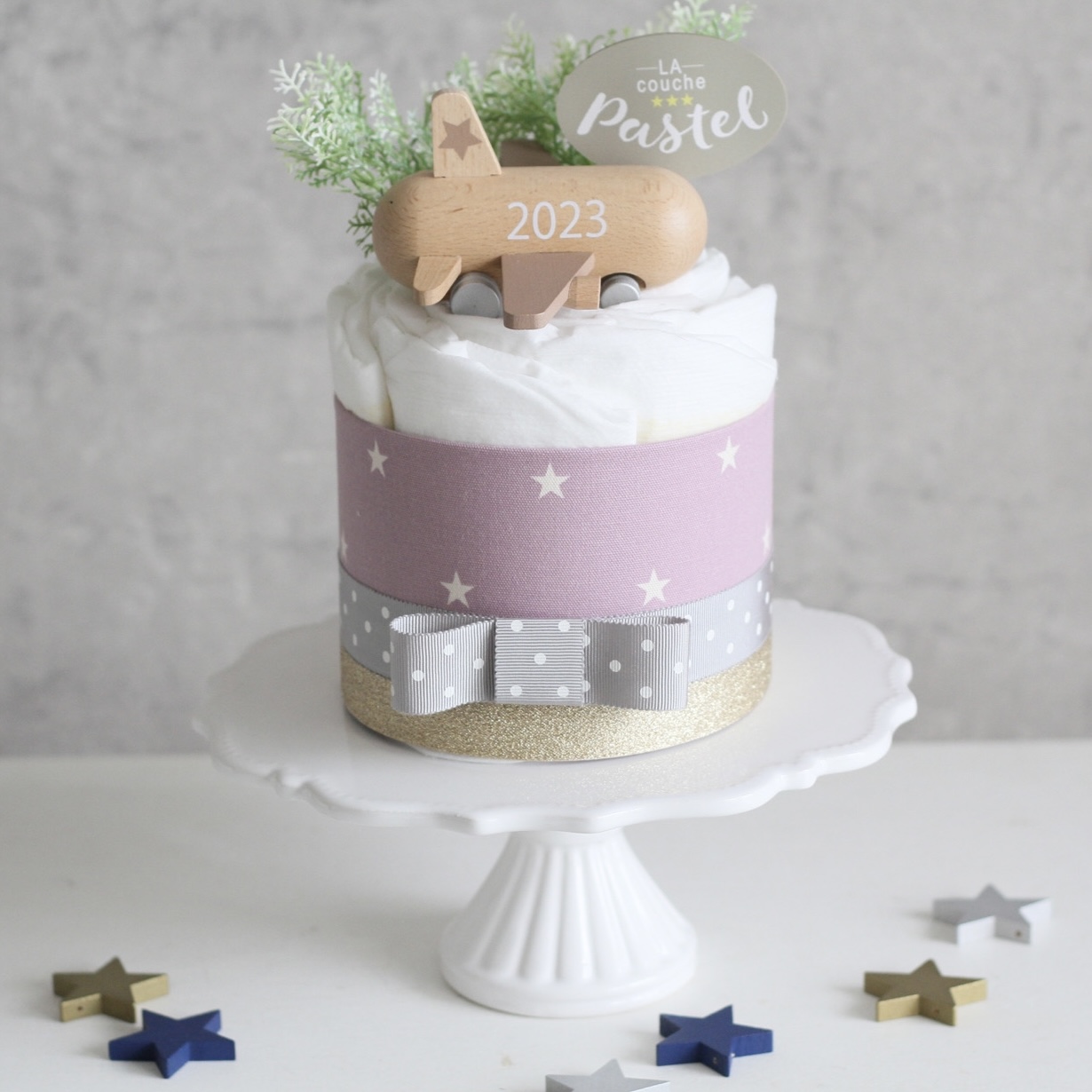 2023ロゴ入り「kiko+」のmini jet付オーガニックおむつケーキ1段／全2色 | LA couche Pastel（ラクーシュパステル）のプレゼント・ギフト通販 | TANP [タンプ]