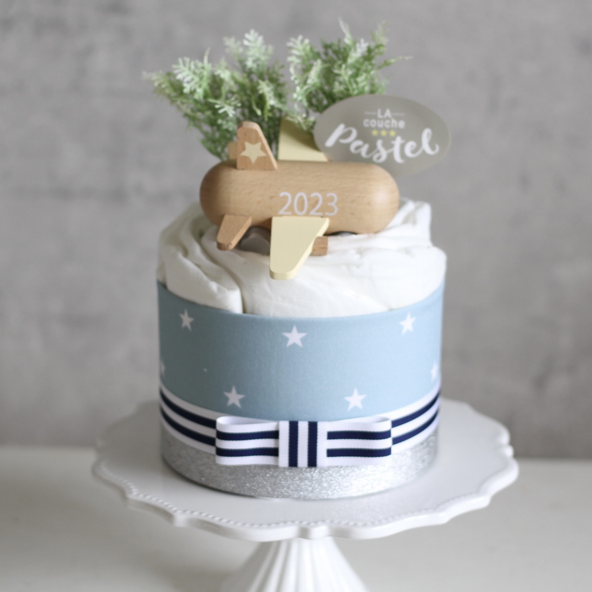 2023ロゴ入り「kiko+」のmini jet付オーガニックおむつケーキ1段／全2色 | LA couche Pastel（ラクーシュパステル）のプレゼント・ギフト通販 | TANP（タンプ）