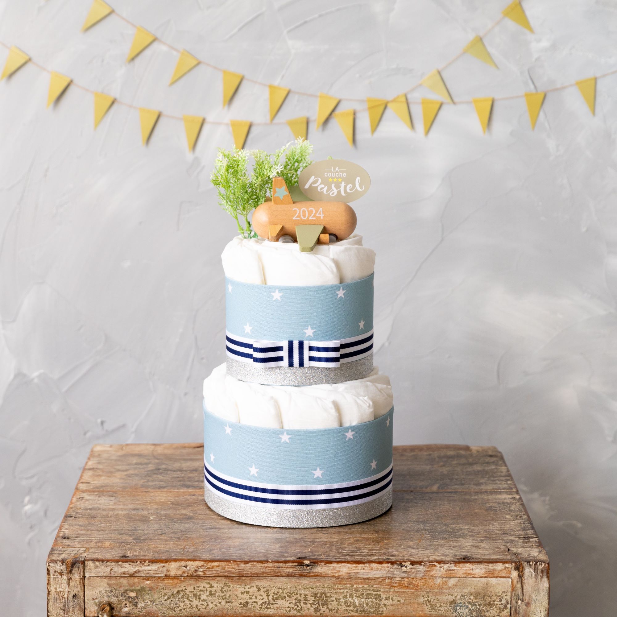2024年限定年号ロゴ入り「kiko+」のmini jet付オーガニックおむつケーキ2段／全2色 | LA couche Pastel（ラクーシュパステル）のプレゼント・ギフト通販 ...