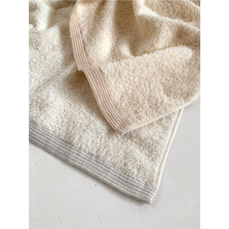 【名入れギフト】ふわふわアニマルブロック+フード付きバスタオルセット | kontex（コンテックス） GENI（ジェニ）のプレゼント・ギフト通販 | TANP（タンプ）