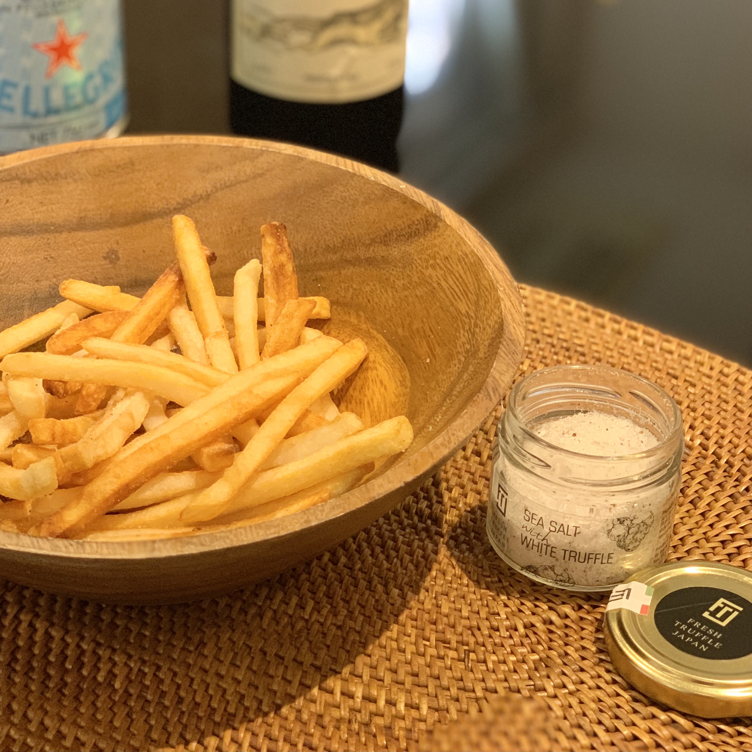 白トリュフオイルとトリュフ塩のギフト | FRESH TRUFFLE JAPAN（フレッシュトリュフジャパン）のプレゼント・ギフト通販 | TANP（タンプ）