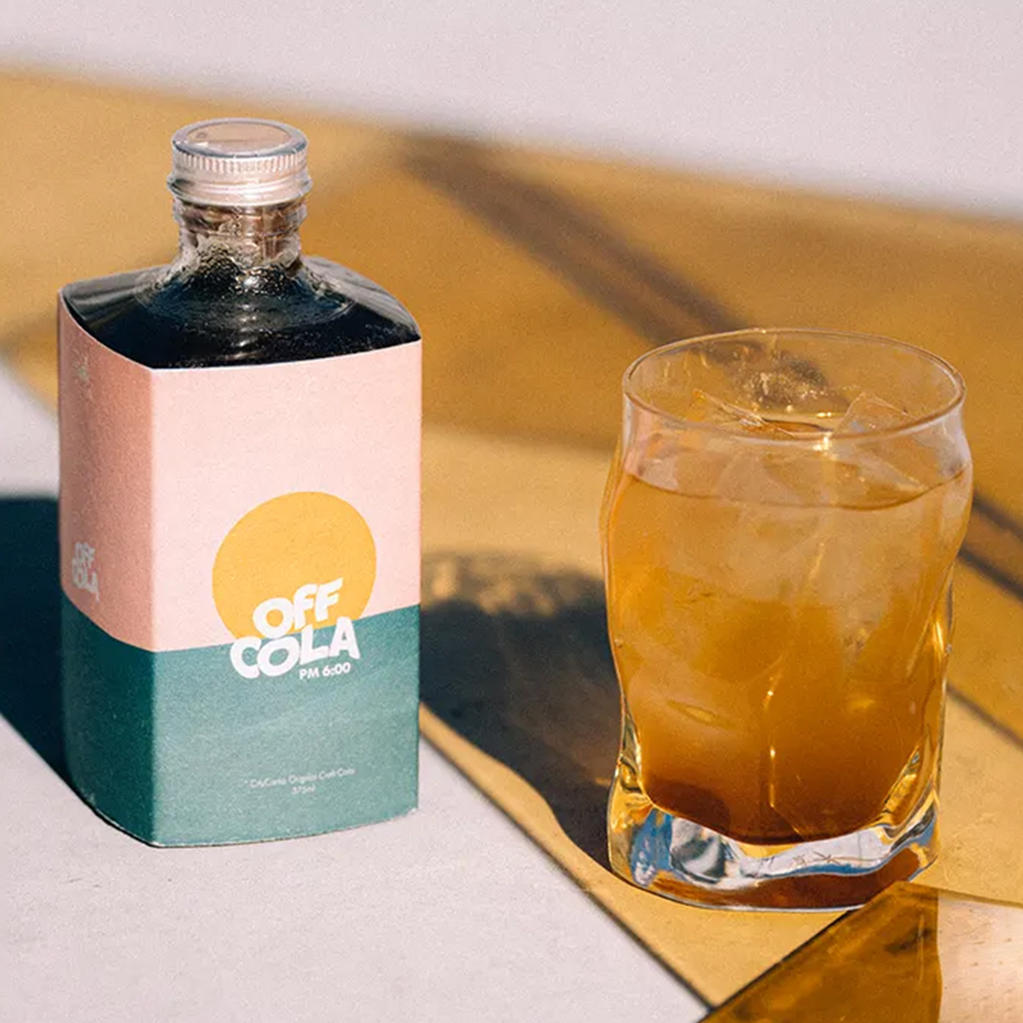 極上のチルタイムを過ごすために作られた次世代のクラフトコーラ | OFF COLA（オフコーラ）のプレゼント・ギフト通販 | TANP（タンプ）