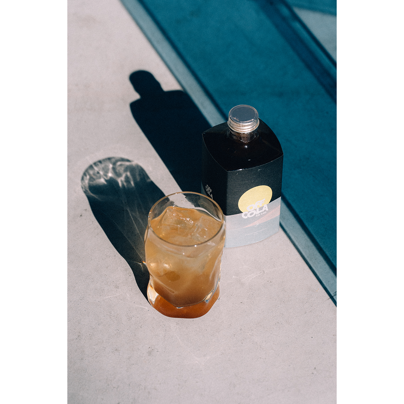 極上のチルタイムを過ごすために作られた次世代のクラフトコーラ | OFF COLA（オフコーラ）のプレゼント・ギフト通販 | TANP（タンプ）