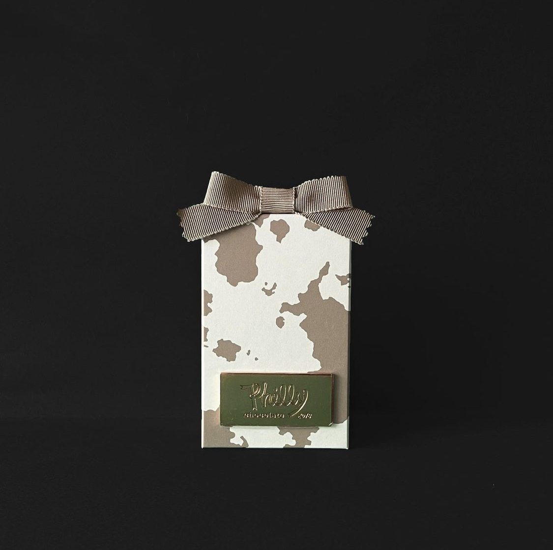 Holstein box (beige) | Philly chocolate（フィリーチョコレート）のプレゼント・ギフト通販 | TANP（タンプ）