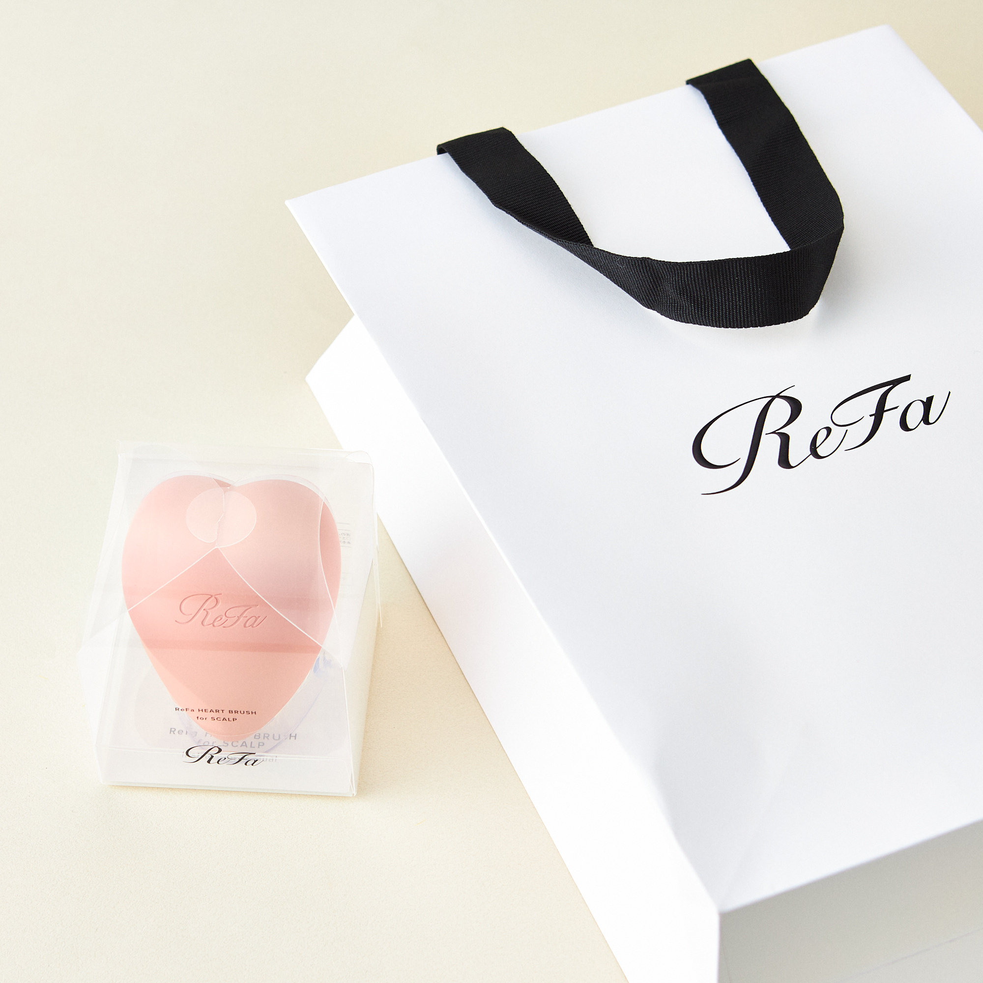 【お友達が色を選べる】リファハートブラシフォースカルプ-ReFa HEART BRUSH for SCALP | ReFa（リファ）のプレゼント・ギフト通販 | TANP（タンプ）
