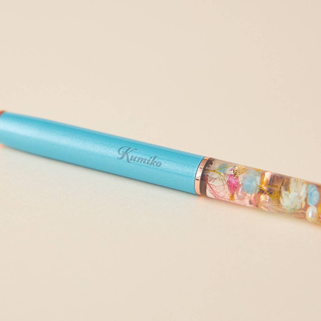 【名入れ】今治タオル花刺繍&無地ハンカチ・ハーバリウムボールペンセット | 今治タオル TANP（タンプ） karendo（カレンド）のプレゼント・ギフト通販 | TANP（タンプ）