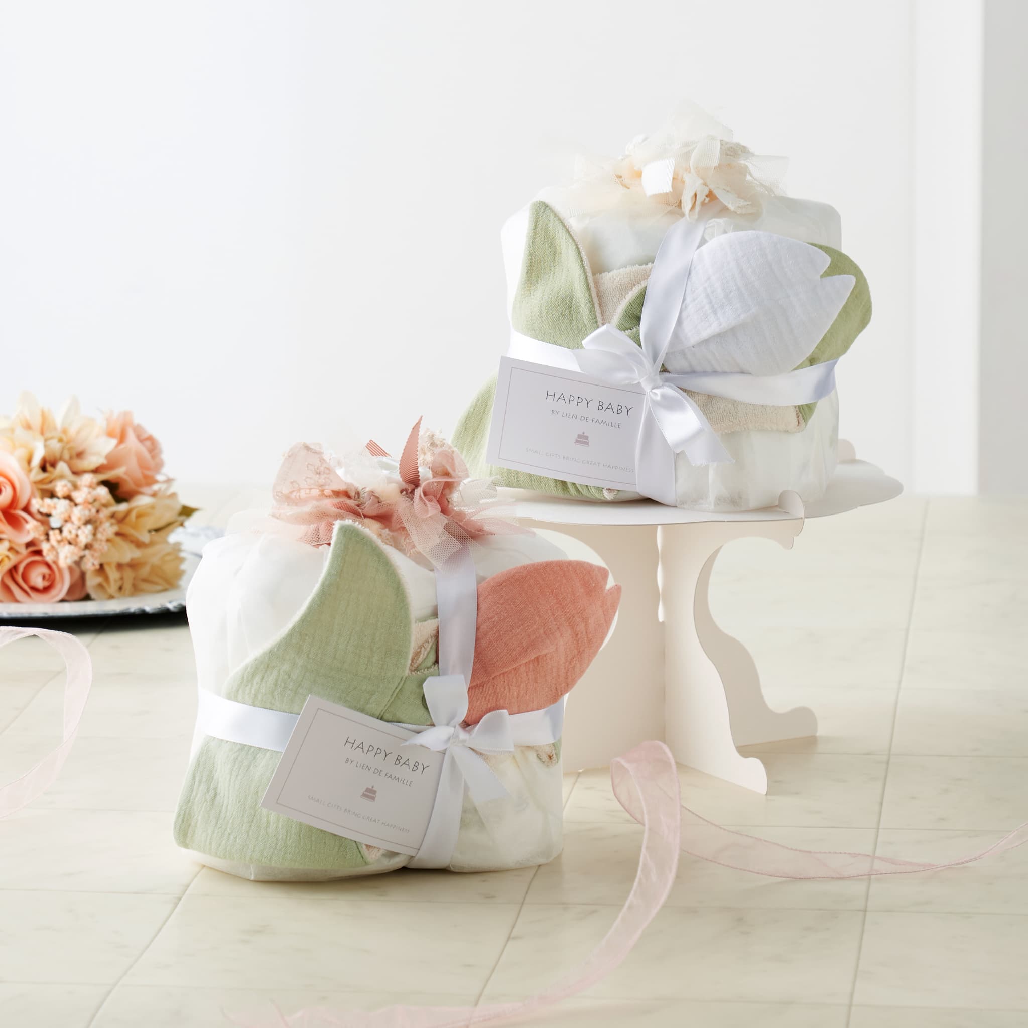 Hug youスタイとカチュームのベビーケーキ | Lien de famille（リヤンドファミーユ）のプレゼント・ギフト通販 | TANP（タンプ）